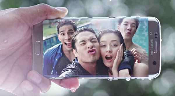 เล่นสงกรานต์ไม่ต้องกลัวมือถือเปียก ถ้าใช้ Galaxy S7 | techfeedthai